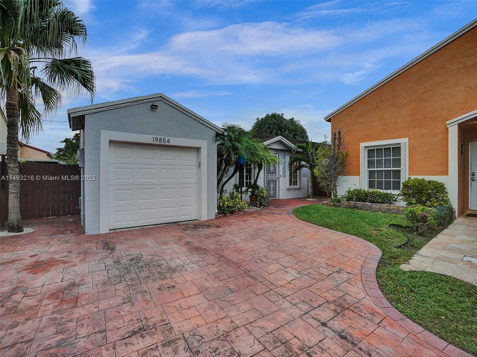 19854 NW 64th Pl, Hialeah, FL 33015 | Zillow