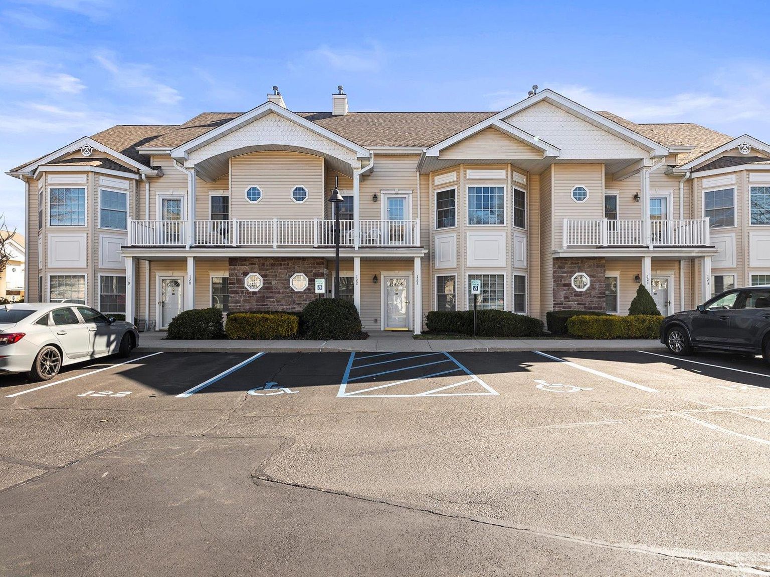 121 Autumn Drive, Plainview, NY 11803 | Zillow