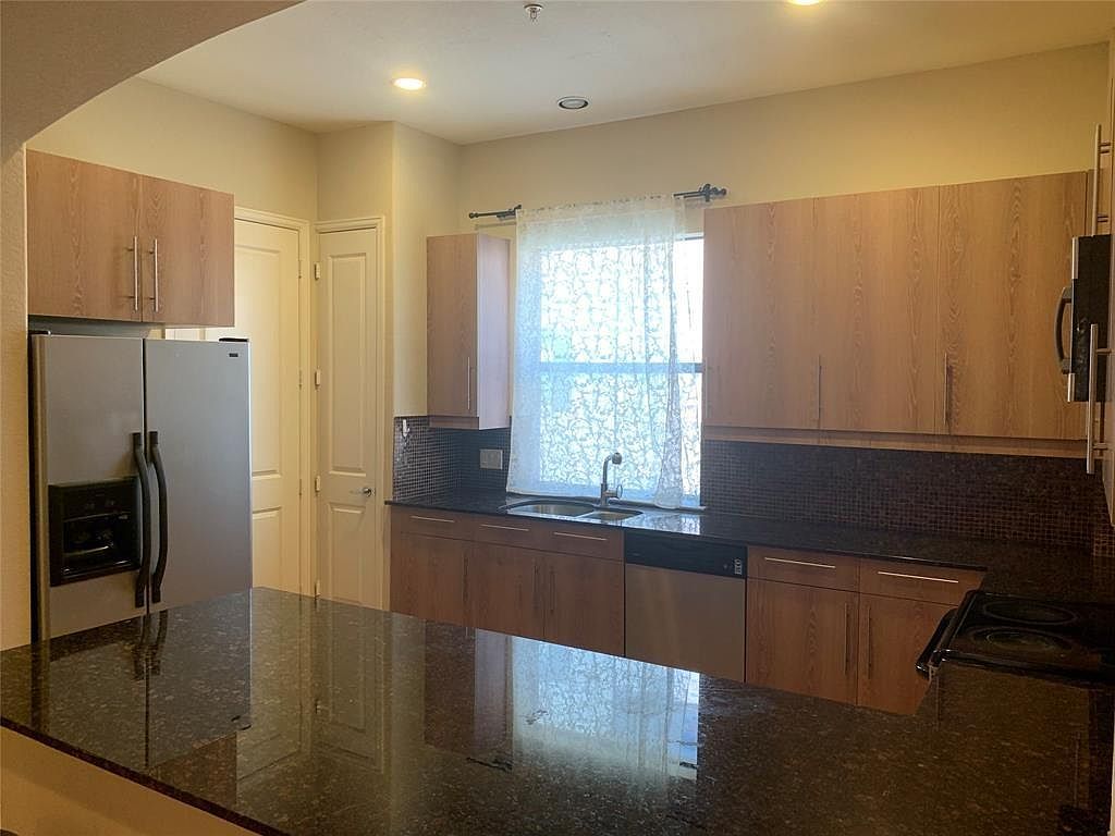 2904 Chenevert St UNIT B, Houston, TX 77004 | Zillow