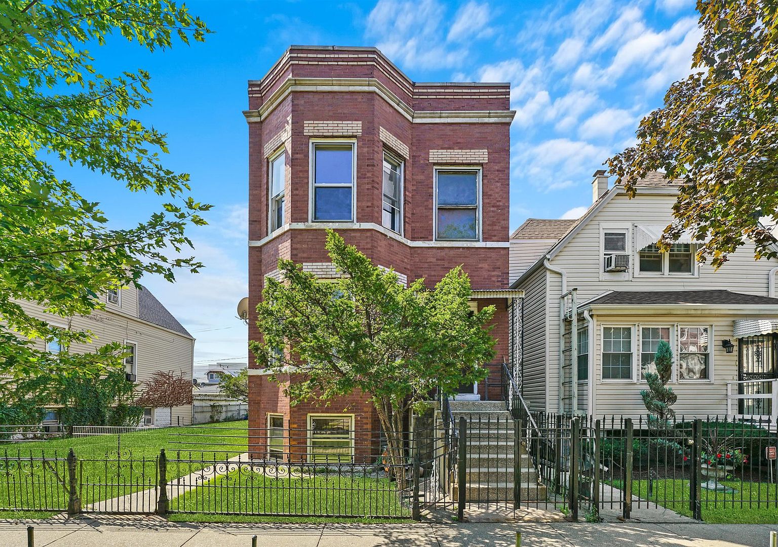 1424 S 51st Ct, Cicero, IL 60804 | MLS #11886749 | Zillow