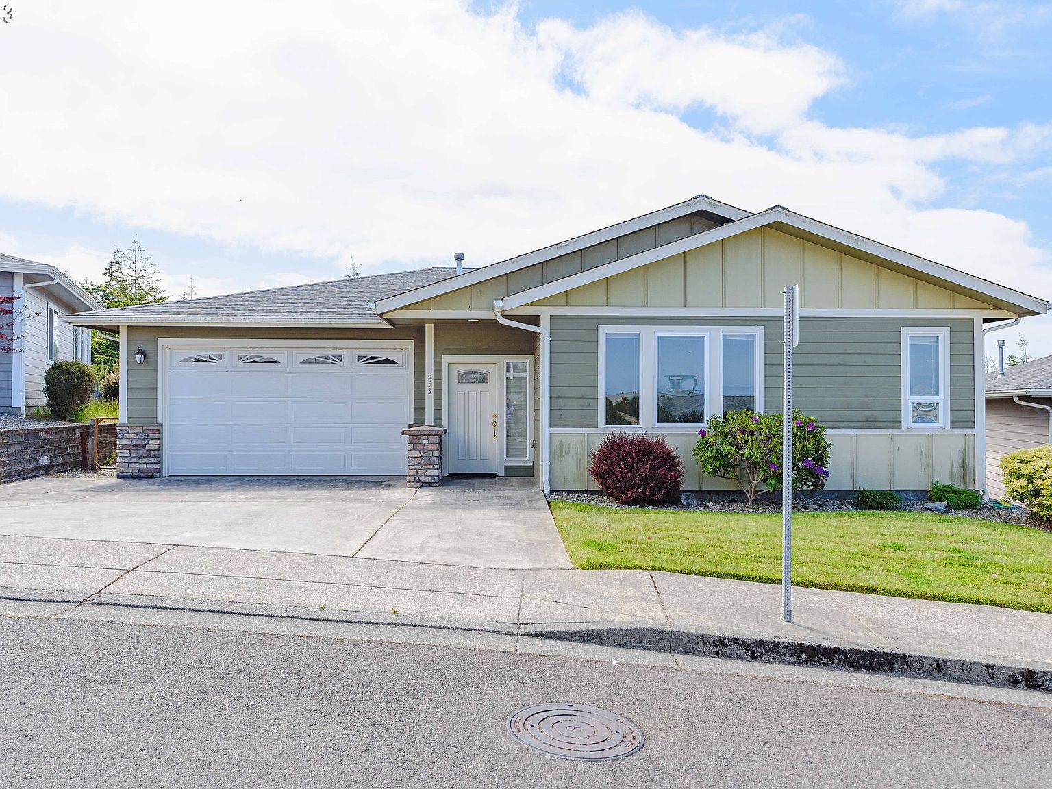 953 Inlet Loop, Coos Bay, OR 97420 | MLS #23258930 | Zillow