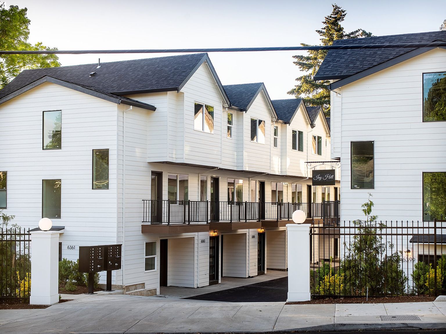 6385 E Burnside St, Portland, OR 97215 | MLS #24497406 | Zillow