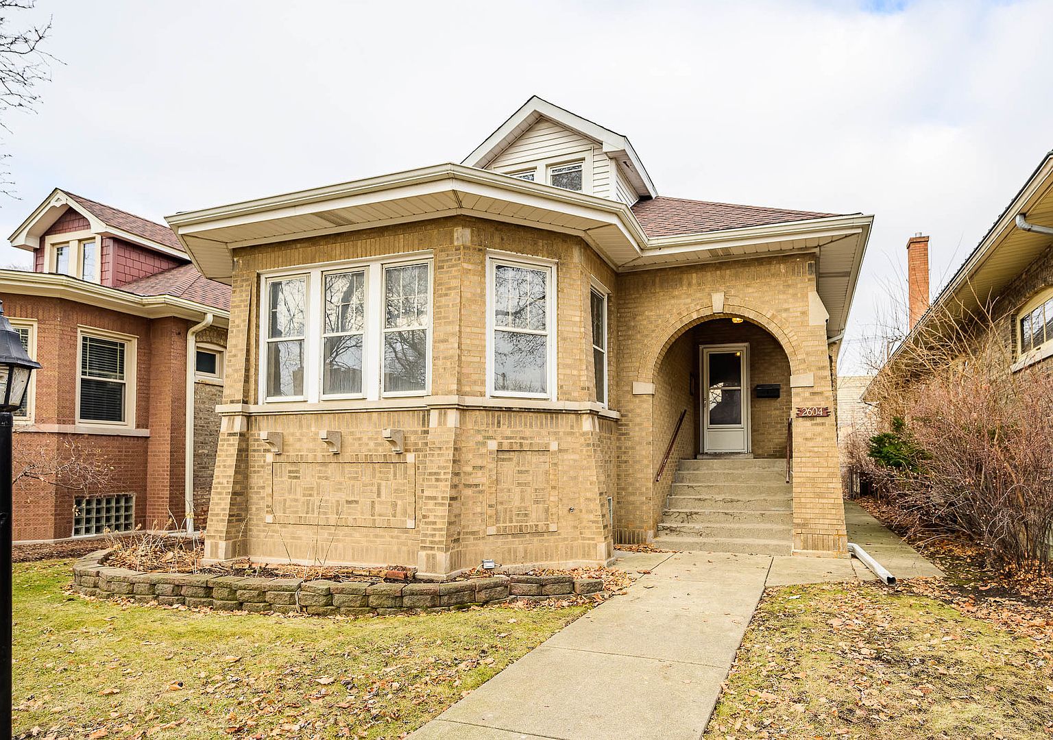 2604 W Farwell Ave, Chicago, IL 60645 | Zillow