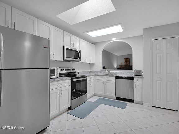 2840 LANTANA LAKES Drive E, Jacksonville, FL 32246 | Zillow