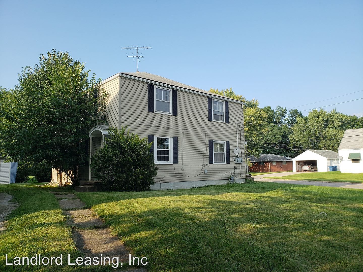 2397 E 37th St, Lorain, OH 44055 | Zillow