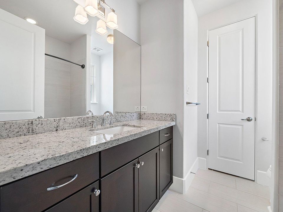 5648 Larkin St, Houston, TX 77007 | Zillow