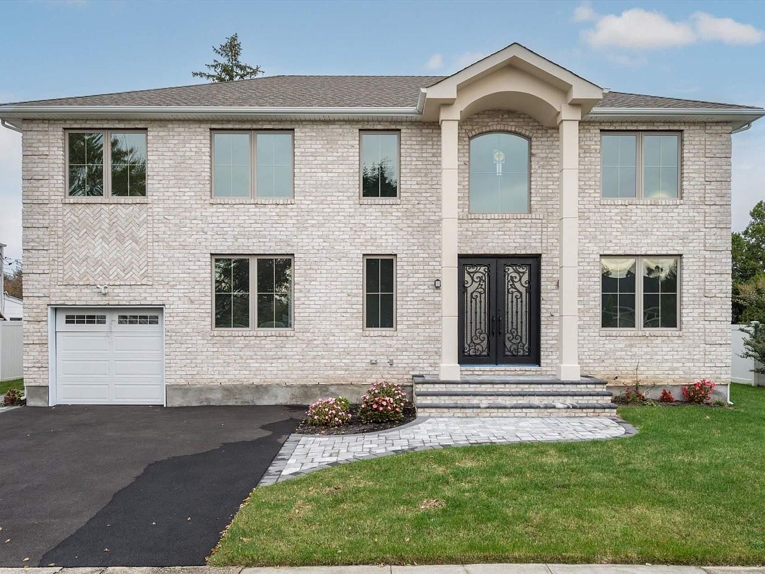 3 Georgia Lane, Plainview, NY 11803 | Zillow