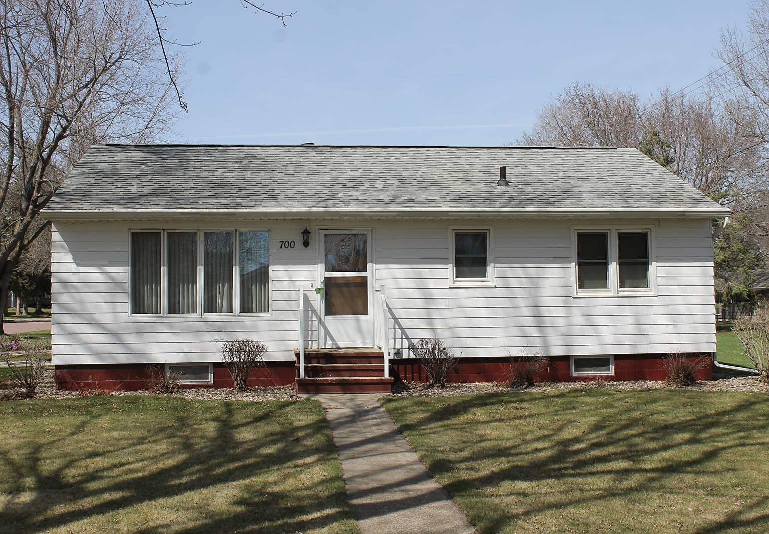 700 E Iowa Ave, George, IA 51237 | Zillow