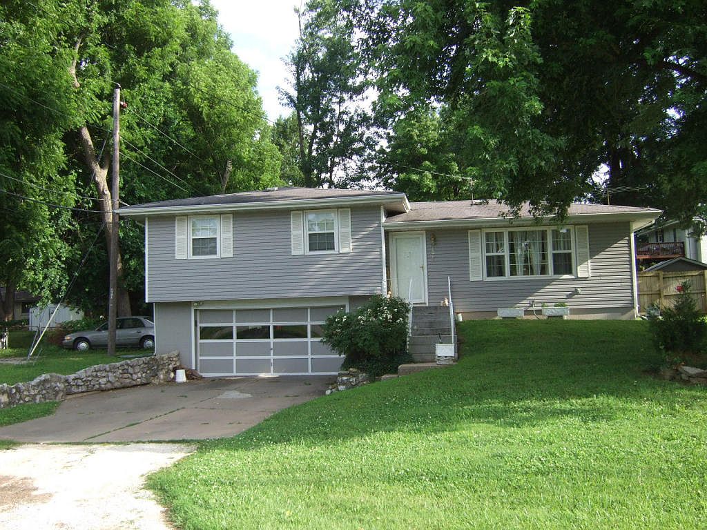 1204 W Walnut Lawn St, Springfield, MO 65807 | Zillow