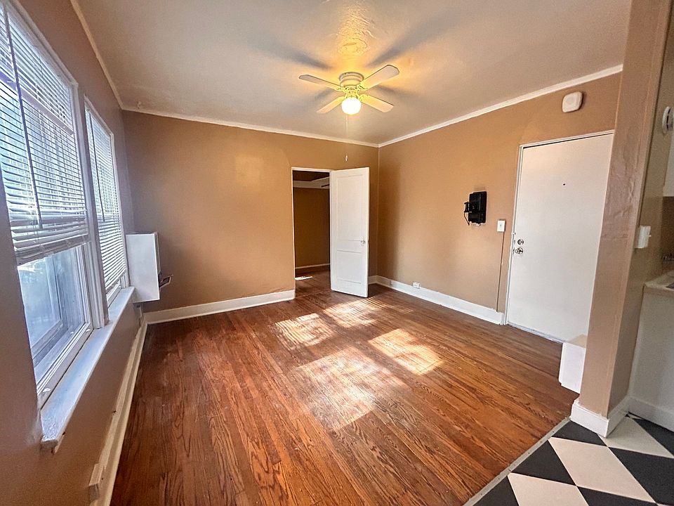 Vintage Studio Living in the Heart of Portland's Vibrant Alphabet ...