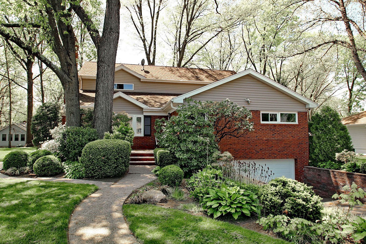 22-14 Radburn Rd, Fair Lawn, NJ 07410 | Zillow