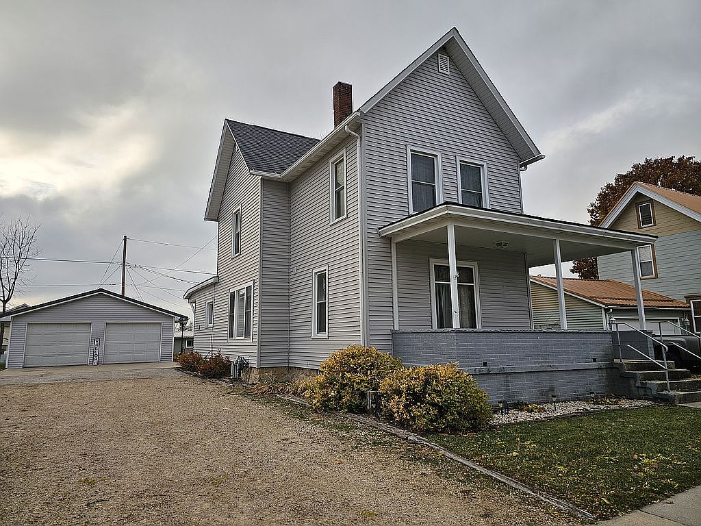 204 S Main St, Garnavillo, IA 52049 | Zillow
