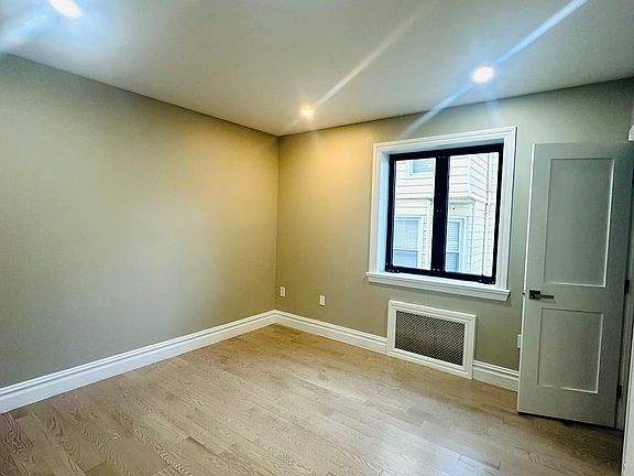 1811 149th St #1, Whitestone, NY 11357 | Zillow