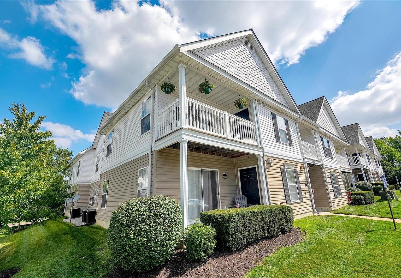 9719 Crayford Rd #2F, Saint Louis, MO 63123 | Zillow