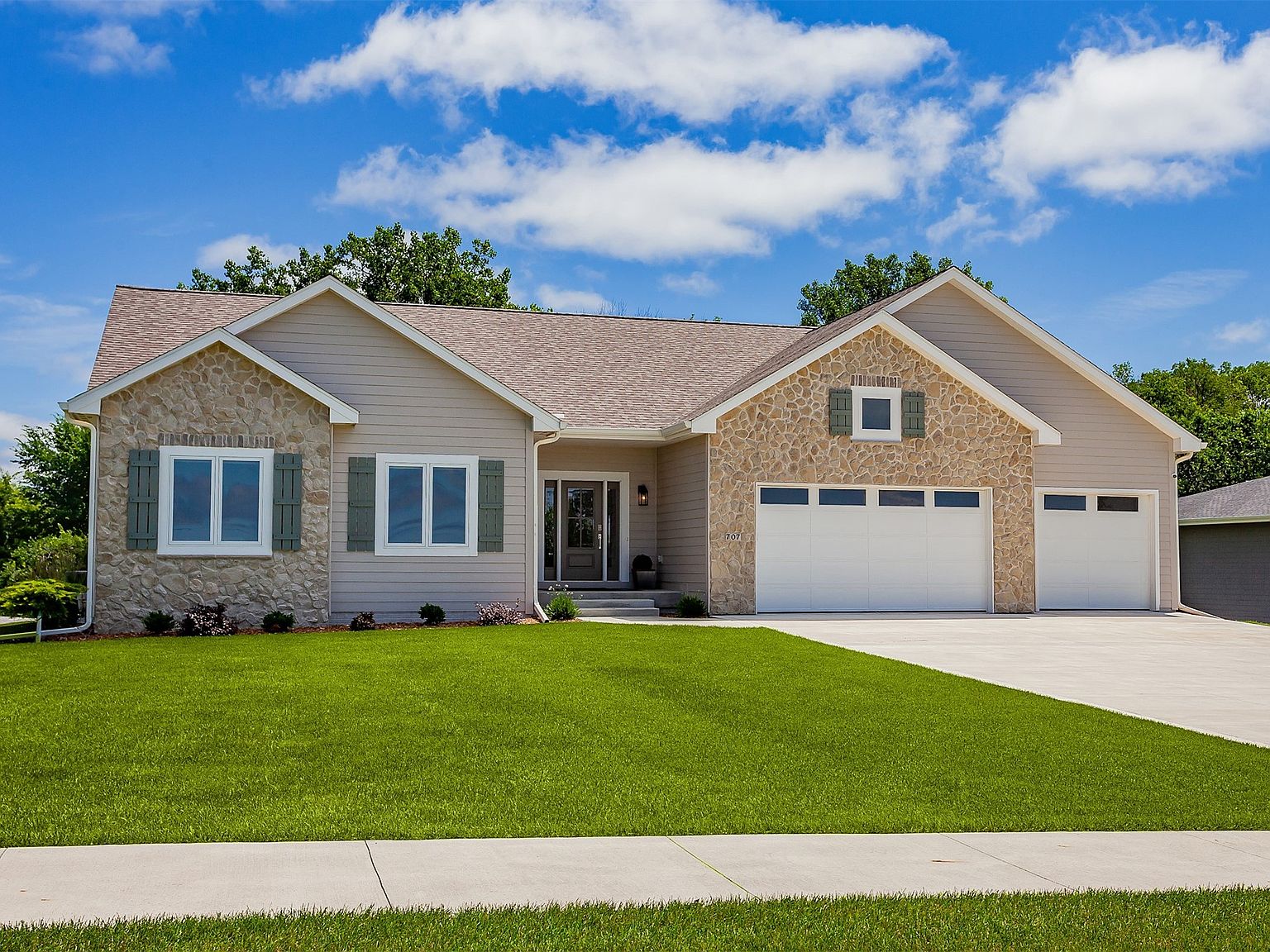 707 Meadow Pointe Ct, Alleman, IA 50007 | MLS #721085 | Zillow