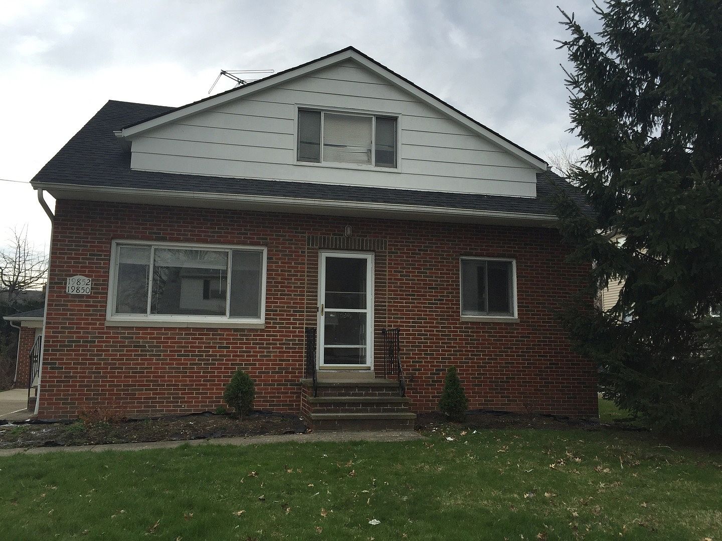 19850-19852 Pasnow Ave, Cleveland, OH 44119 | Zillow