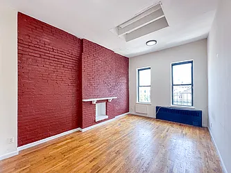Fran Lebowitz Buys New Place in Chelsea for $3.1M | StreetEasy
