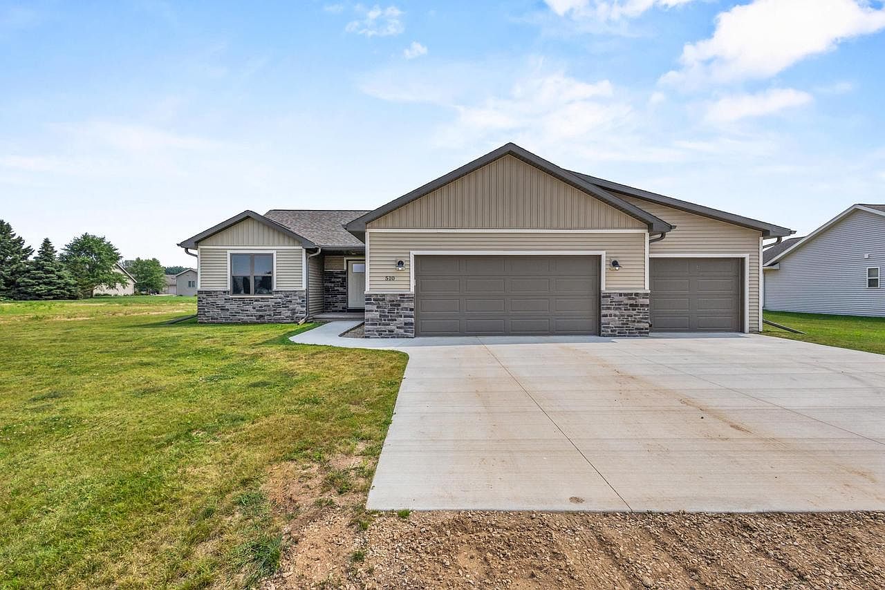 510 RUSTIC RIDGE DRIVE, Brillion, WI 54110 | MLS #50313116 | Zillow