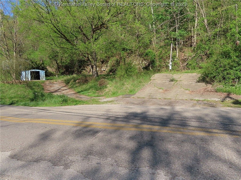 1295 Heizer Creek Rd, Poca, WV 25159 | Zillow