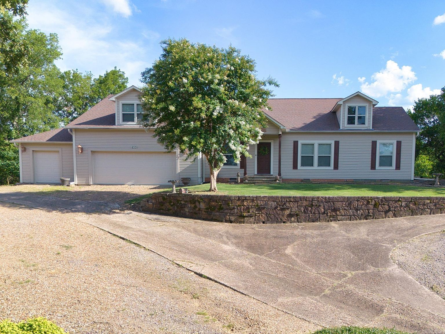 410 E Green St, Morrilton, AR 72110 | MLS #25025952 | Zillow