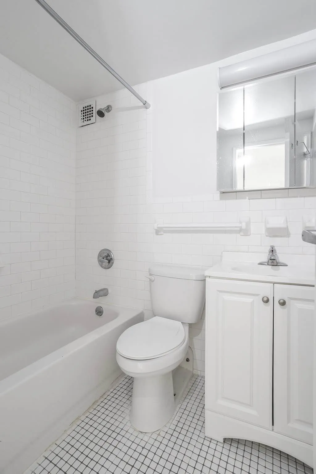 88 Fulton Street #118 in Fulton/Seaport, Manhattan | StreetEasy
