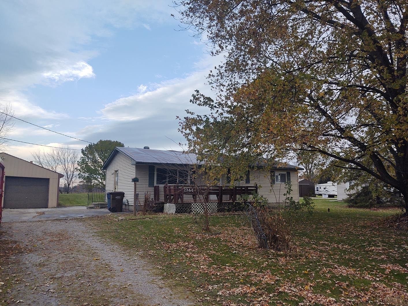 1944 River Rd, Kawkawlin, MI 48631 | Zillow