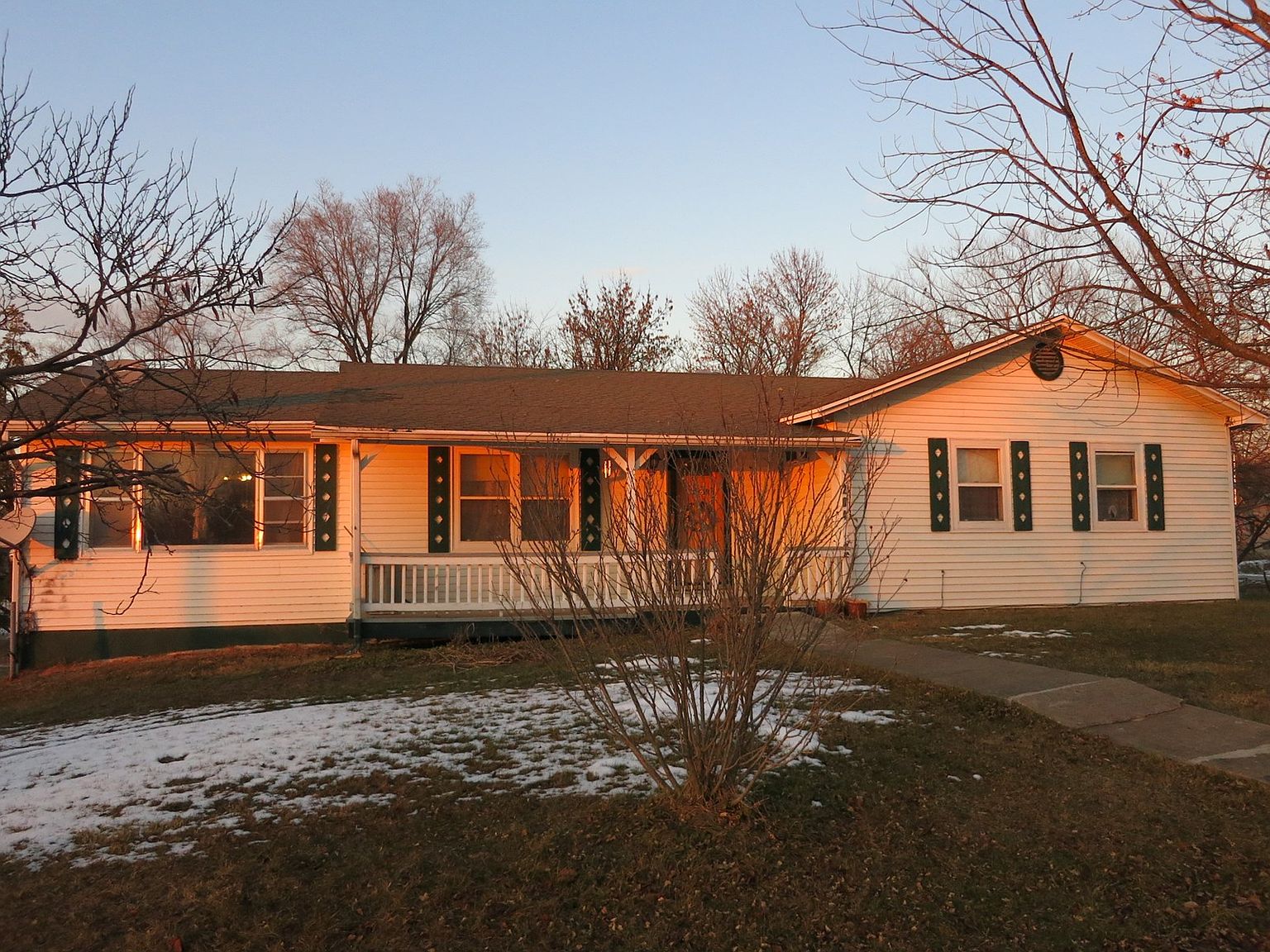 402 Vine St, Ridgeway, MO 64481 | Zillow