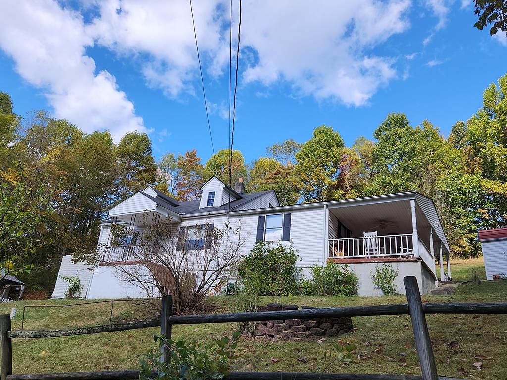 3905 Brook St, Bluefield, WV 24701 | MLS #52579 | Zillow
