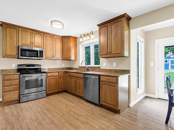 3313 Ringer Rd, Saint Louis, MO 63125 | Zillow