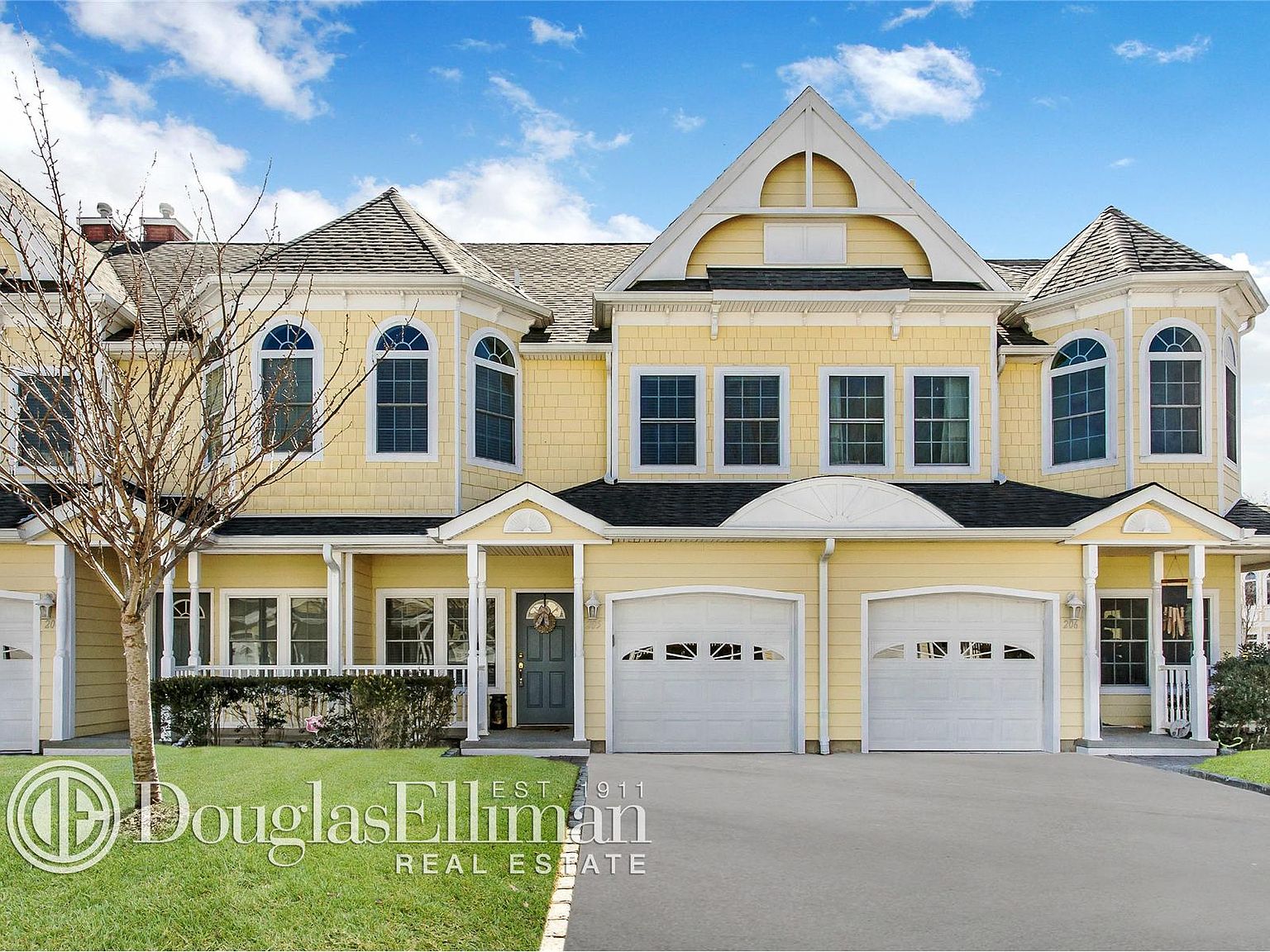 205 Emily Dr, Patchogue, NY 11772 | Zillow