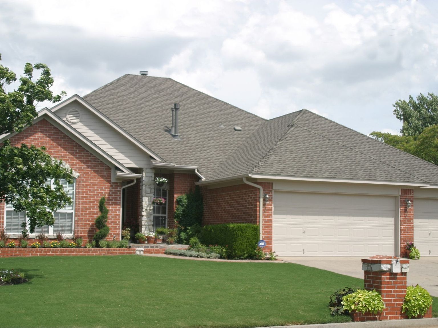 11904 Vail Dr, Oklahoma City, OK 73162 | Zillow