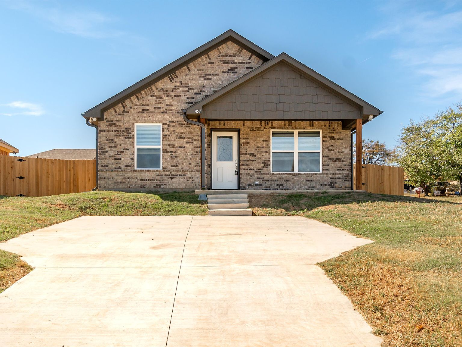 931 N Barrett Ave, Denison, TX 75020 | Zillow
