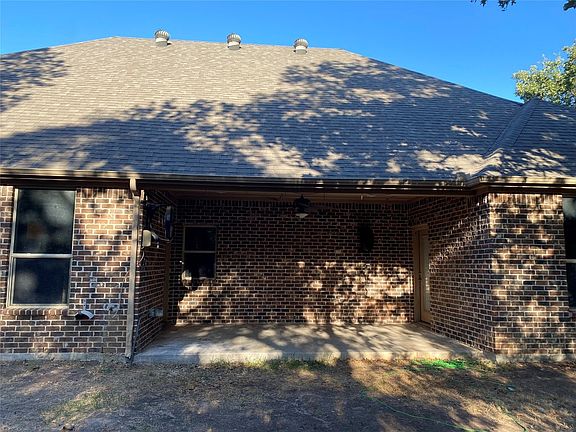 1221 County Road 1180, Decatur, TX 76234 | MLS #20304802 | Zillow