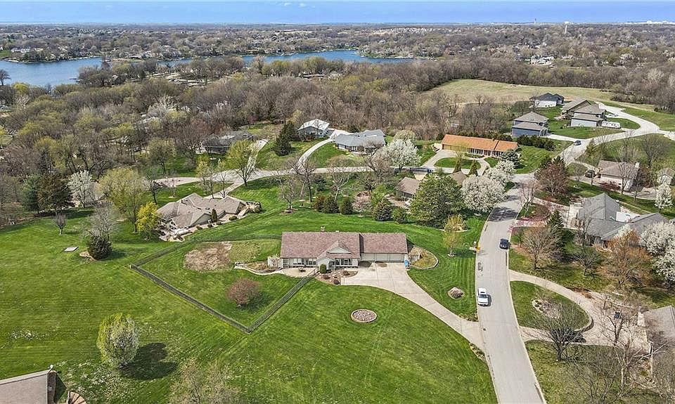 7500 N Amity Ave, Kansas City, MO 64152 | Zillow