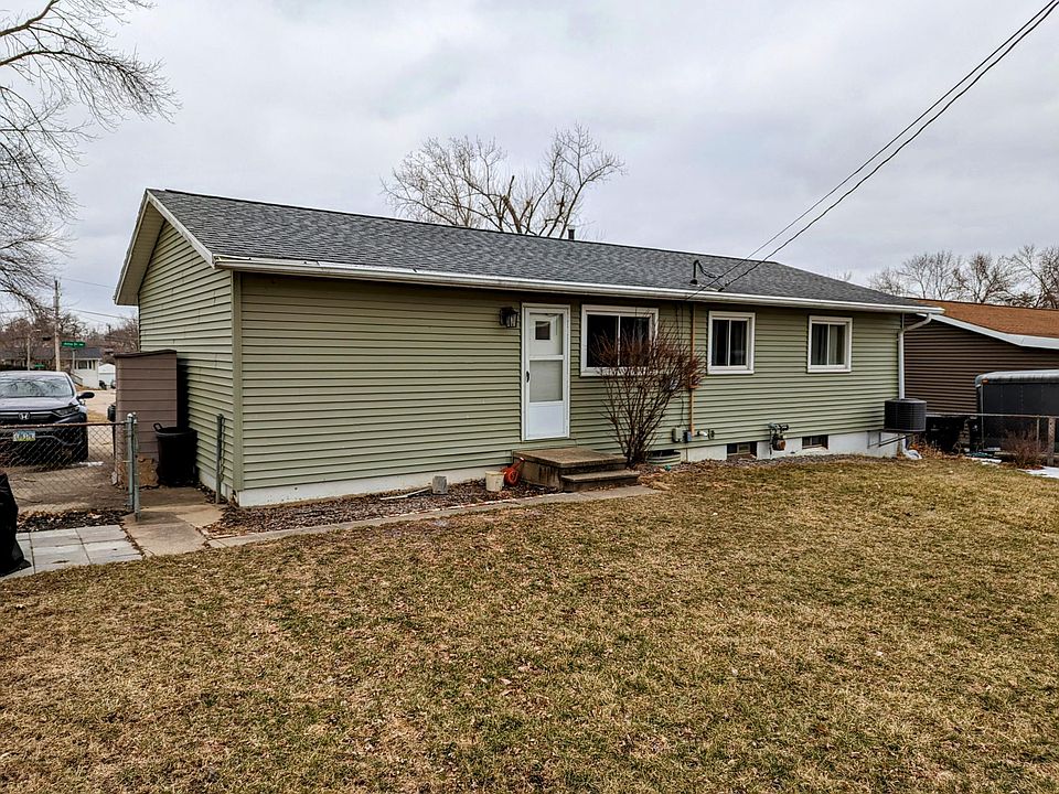 200 Alma Dr NW, Cedar Rapids, IA 52405 | Zillow