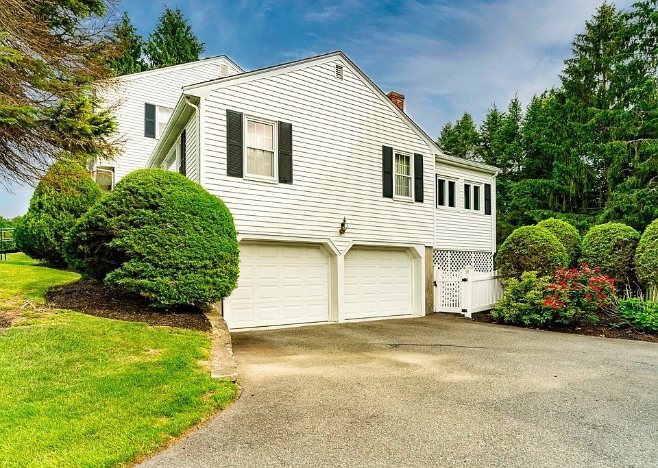 4 Adrienne Dr, Canton, MA 02021 | Zillow