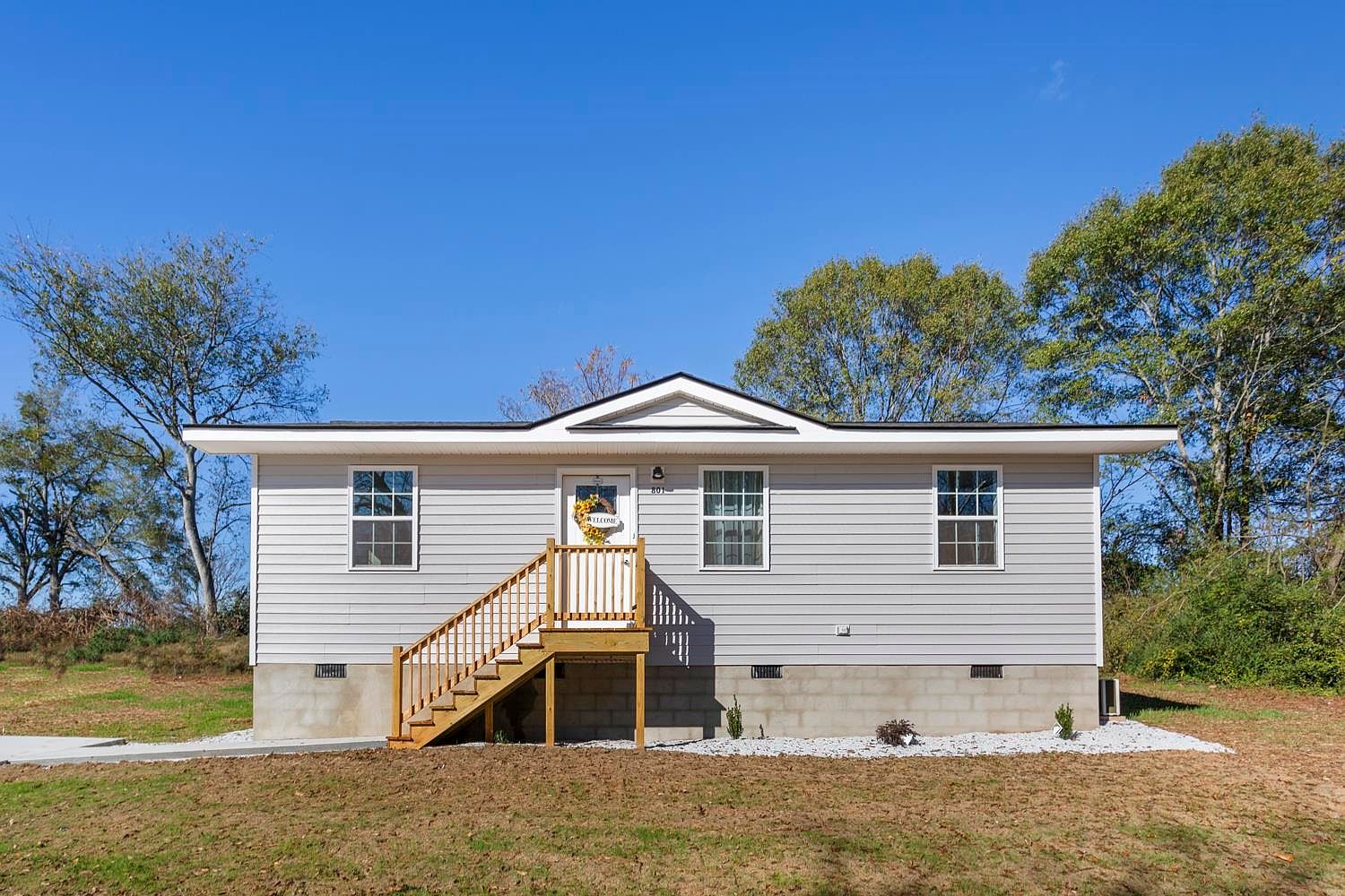 801 E South, Seneca, SC 29678 | Zillow
