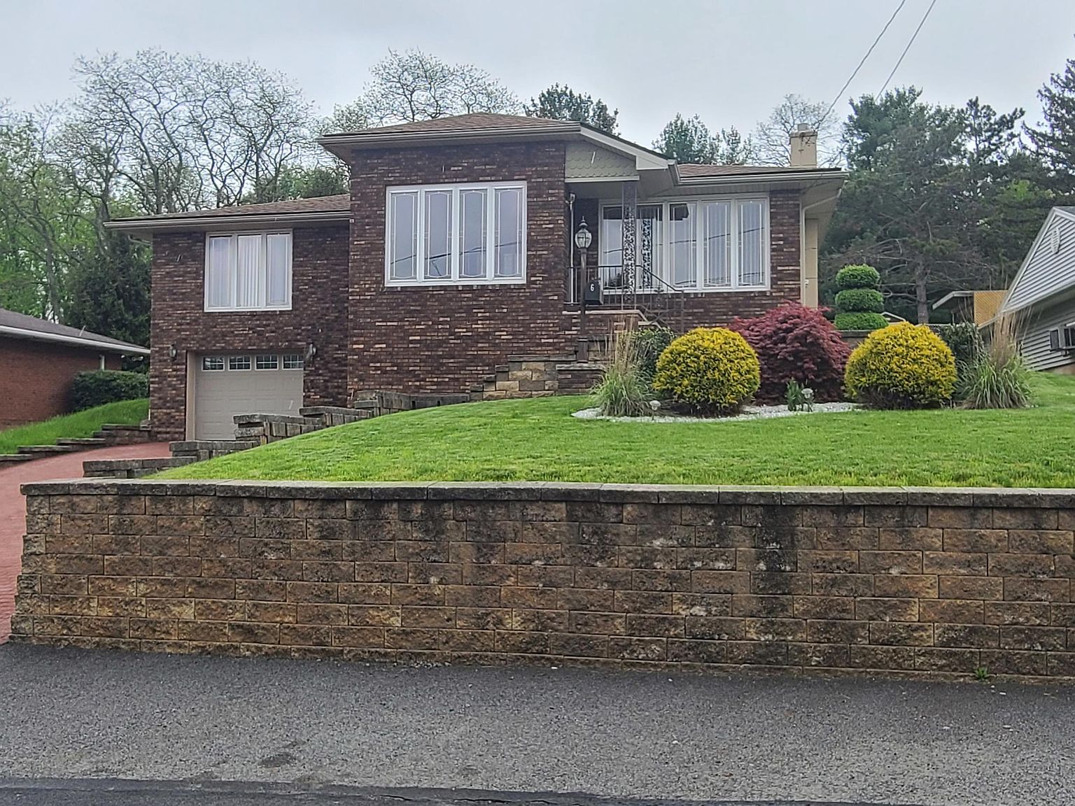 6 W Bergh St, Hudson, PA 18705 | Zillow