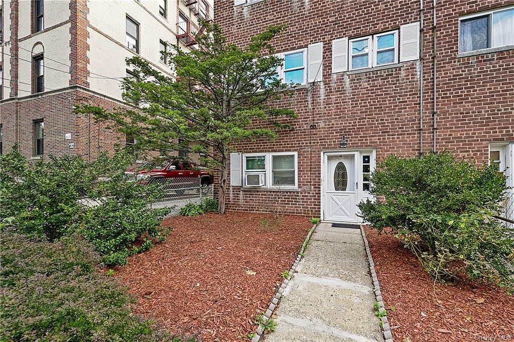 31 Rochelle Terrace, Mount Vernon, NY 10550 | Zillow