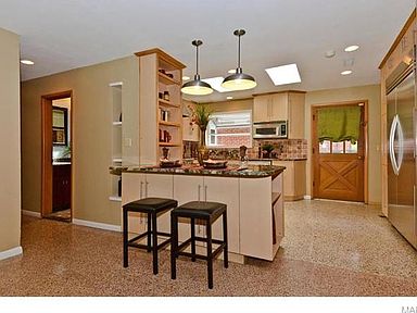 4304 Ivanhoe Ave, Saint Louis, MO 63109 | Zillow