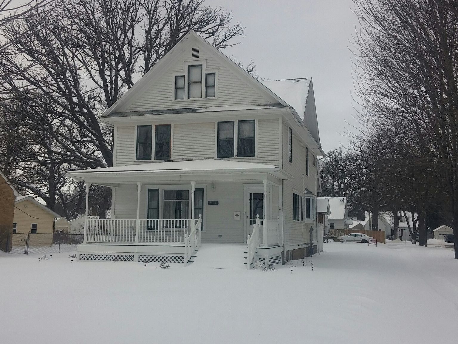 911 7th St NW, Austin, MN 55912 | Zillow