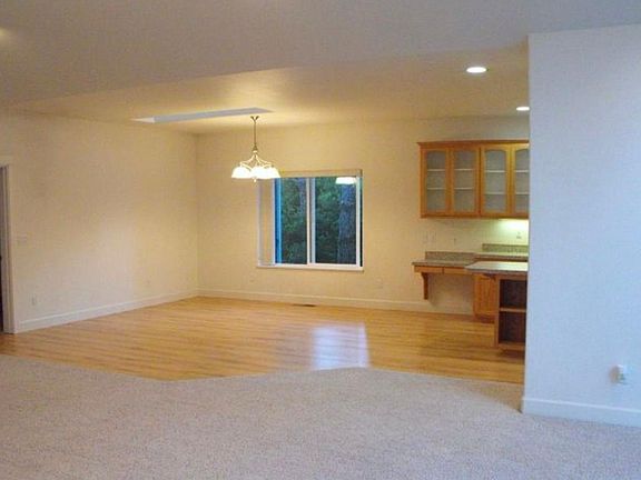 1010 Royal Saint George Dr, Florence, OR 97439 | Zillow