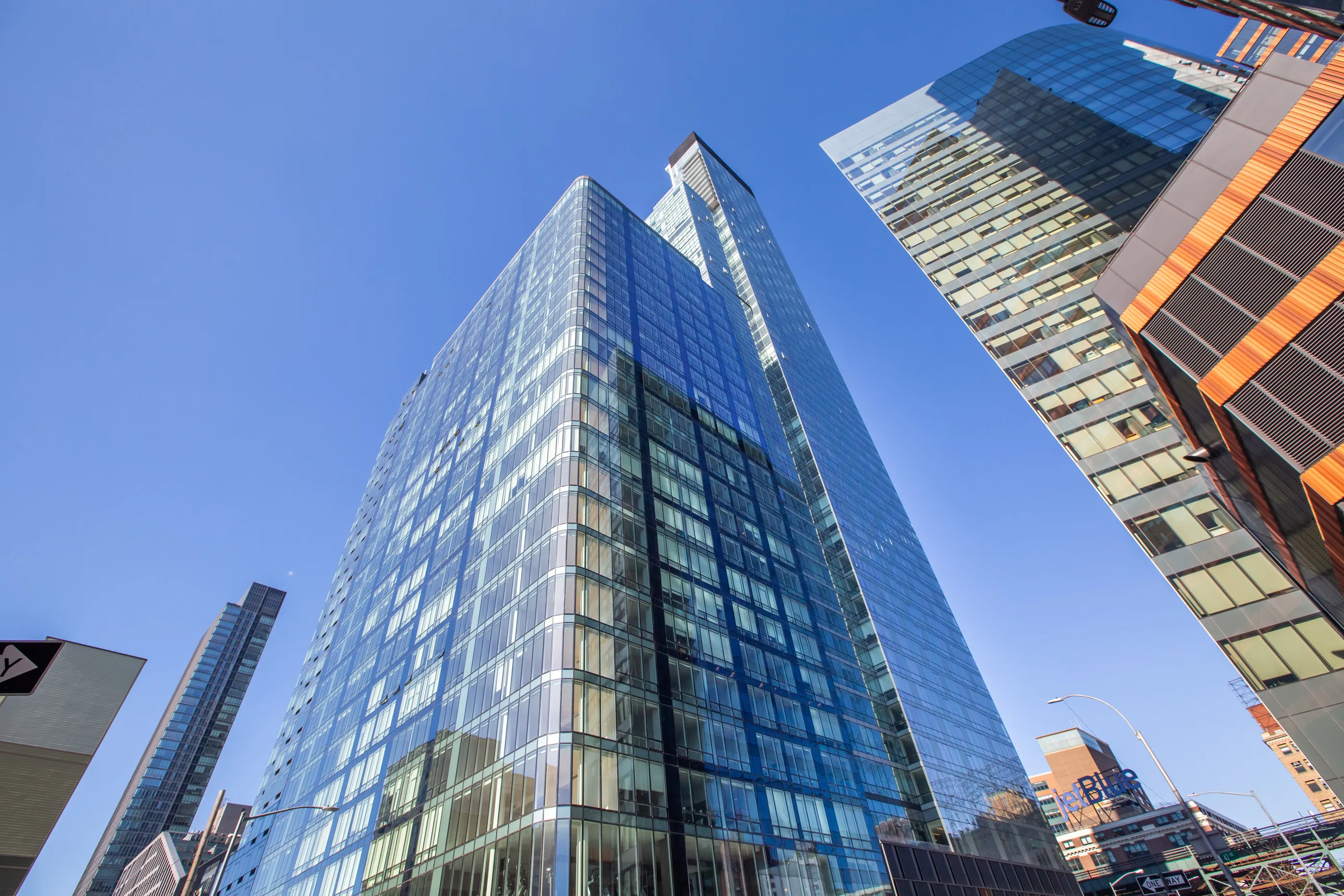 27-17 42nd Road PENTHOUSE-2E in Hunters Point, Queens | StreetEasy