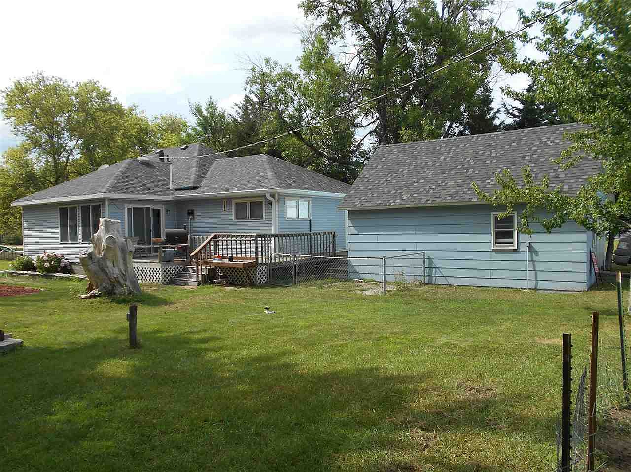 307 N Grand Ave, Callaway, NE 68825 | Zillow