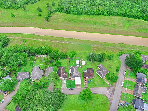 916 Temple Cir, Hitchcock, TX 77563 | MLS #31402082 | Zillow