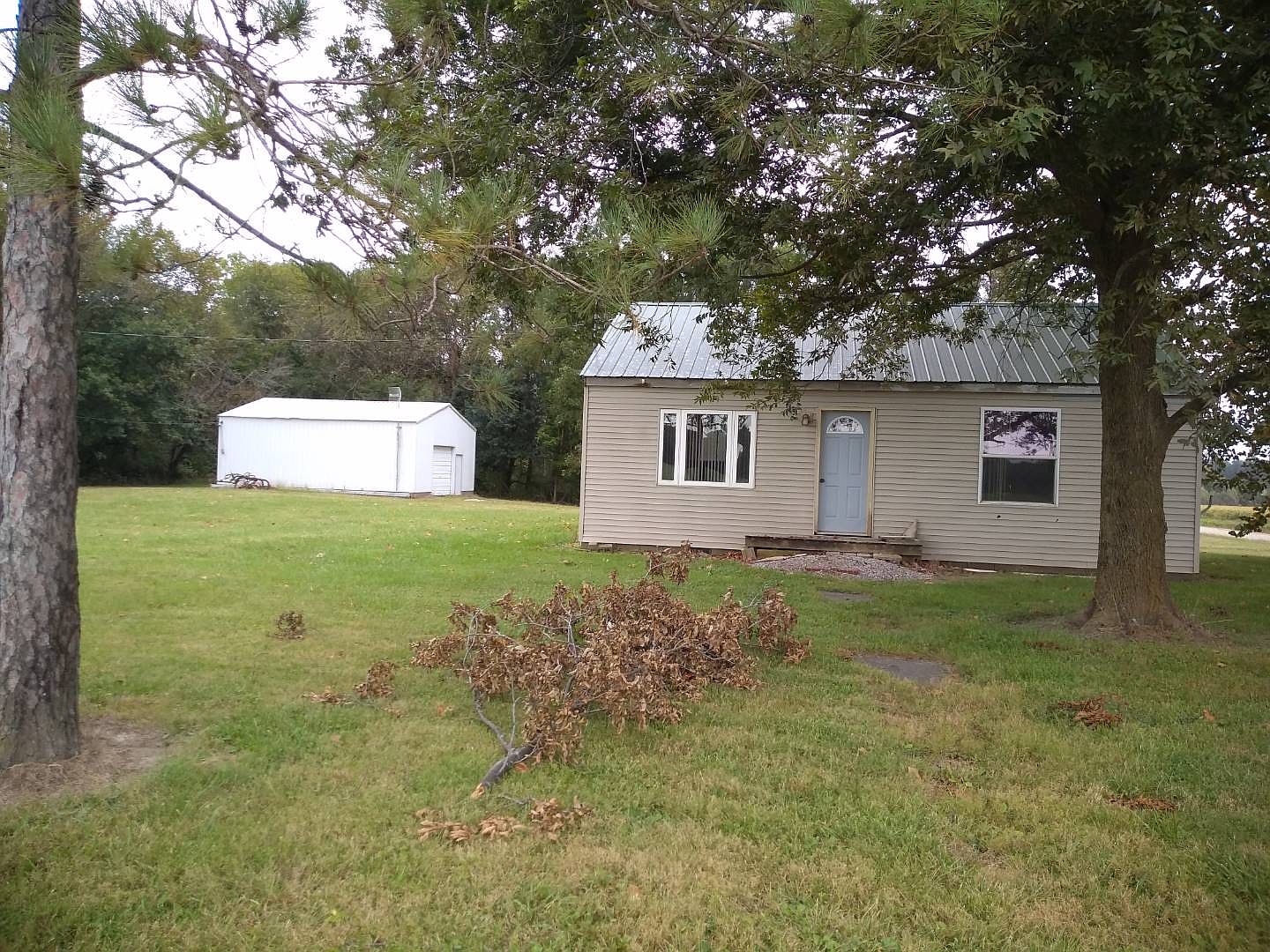 12258 4h Rd, Sumner, IL 62466 | Zillow