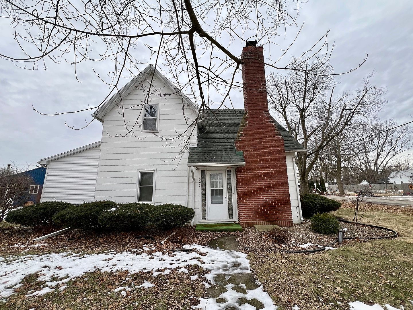 302 Dickson St, Sidell, IL 61876 | Zillow