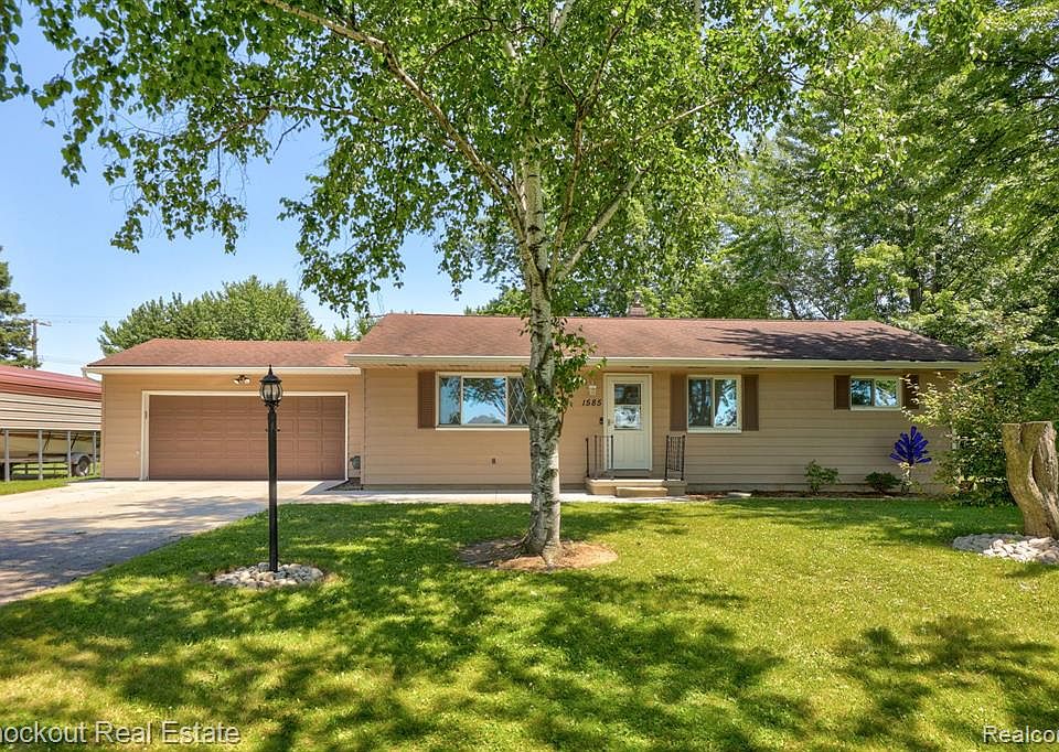 1585 S Reese Rd, Reese, MI 48757 | Zillow