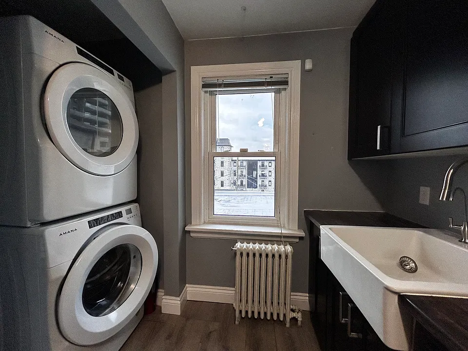 27 Queen St E Cambridge ON | Zillow