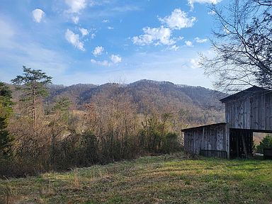 1689 Round Barn Rd, Powder Springs, TN 37848 | Zillow
